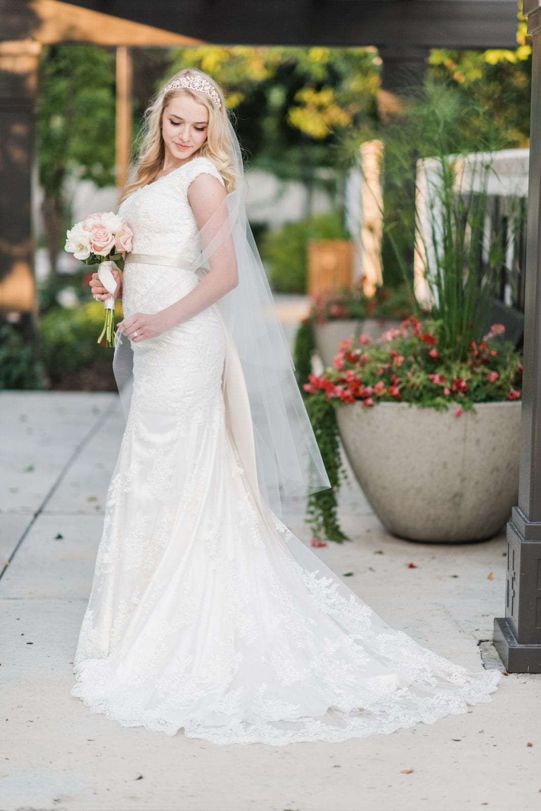 Logan & Abby First Look - Michelle & Logan Photo + Films