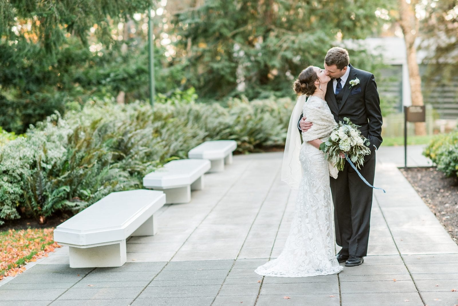 Ben & Emilee Portland Oregon Wedding - Michelle & Logan Photo + Films